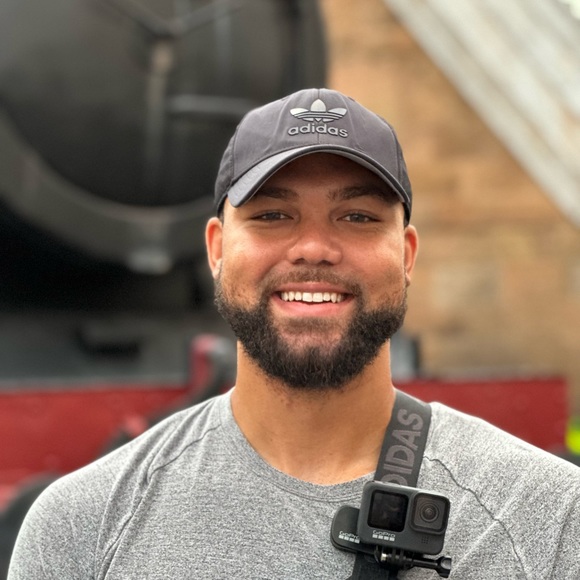 Devin's Closet (@pcdev) | Poshmark